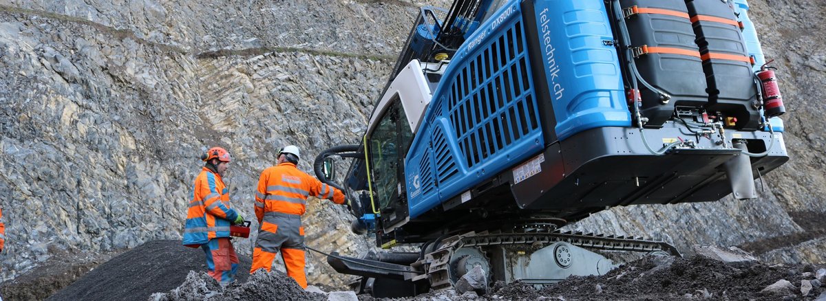 Sprenglochbohrungen mit dem Sandvik Ranger DX800i hoch über dem Lac Léman
